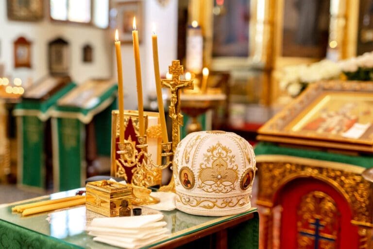 Symbolika krzyża w prawosławiu – dlaczego różni się od katolickiego ...